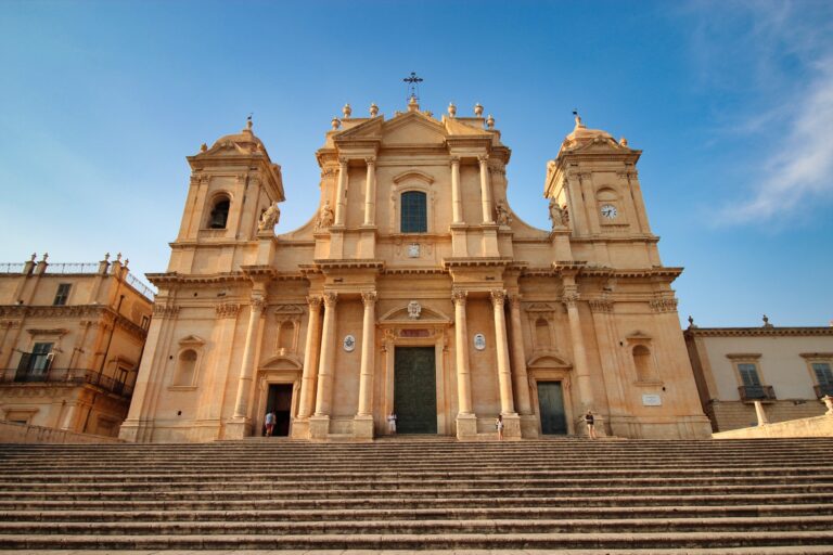 Die 9 schönsten Sehenswürdigkeiten in Noto, Sizilien - Famiglia Cannolo