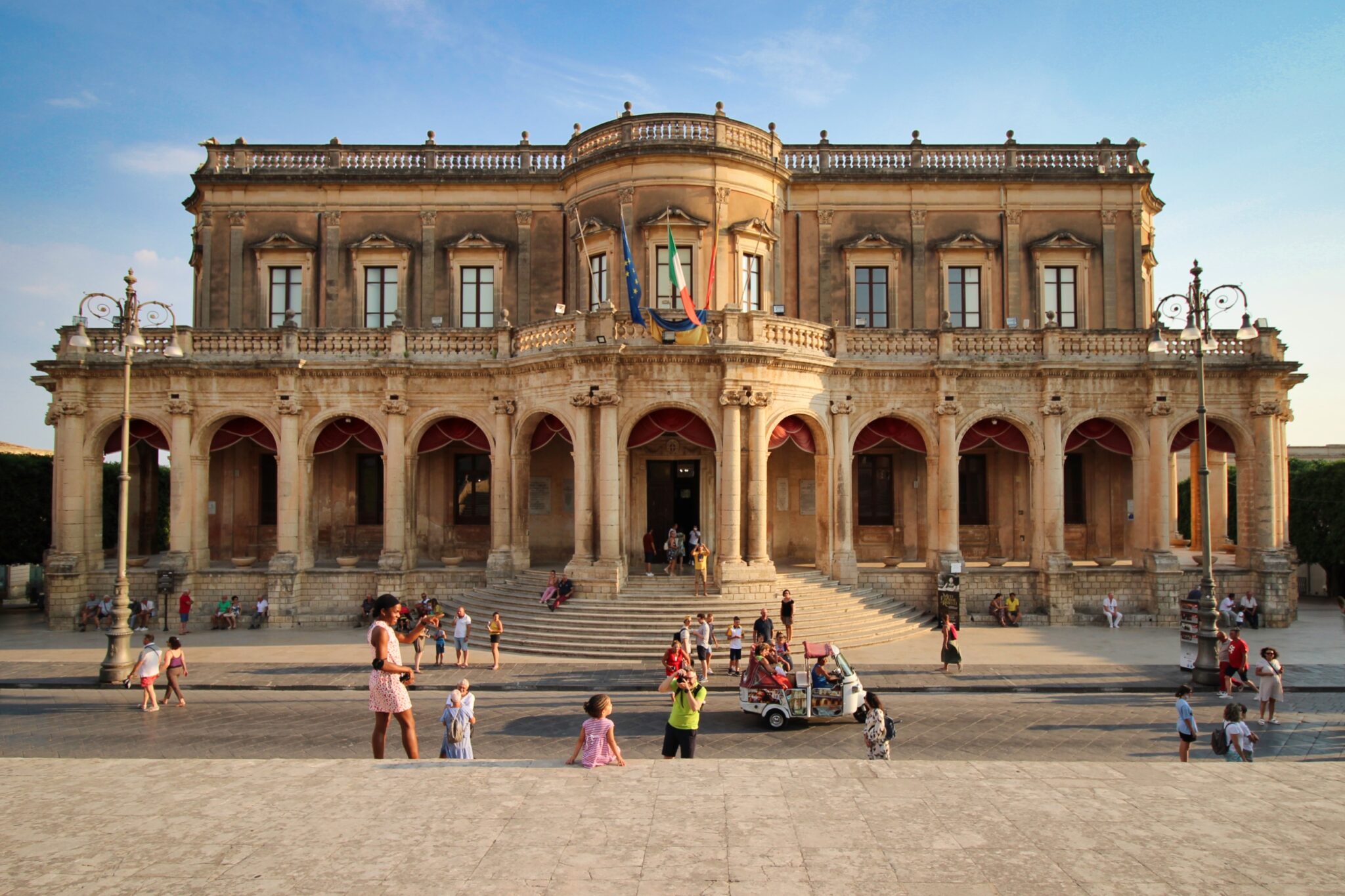 Die 9 schönsten Sehenswürdigkeiten in Noto, Sizilien - Famiglia Cannolo
